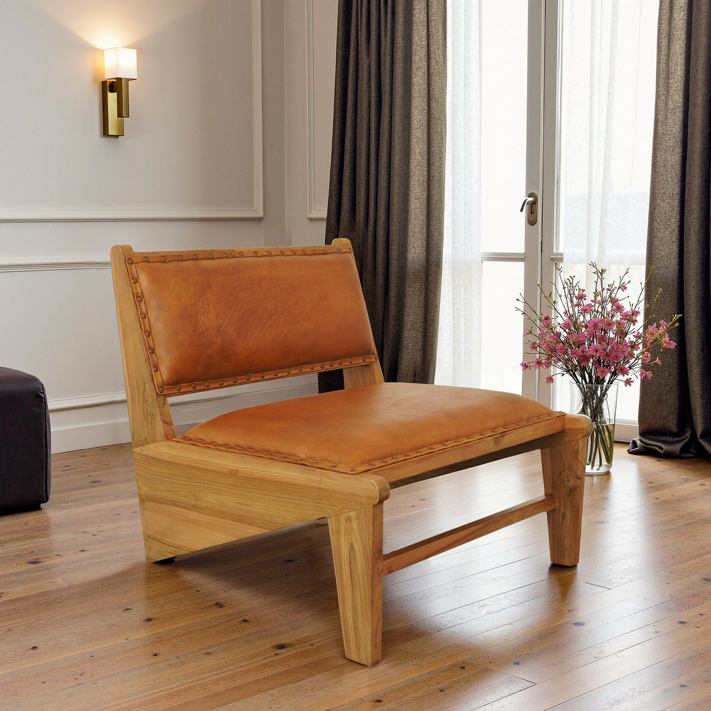 Talon Solid Wood Tan Leather Lounge Chair – Harwin Furniture